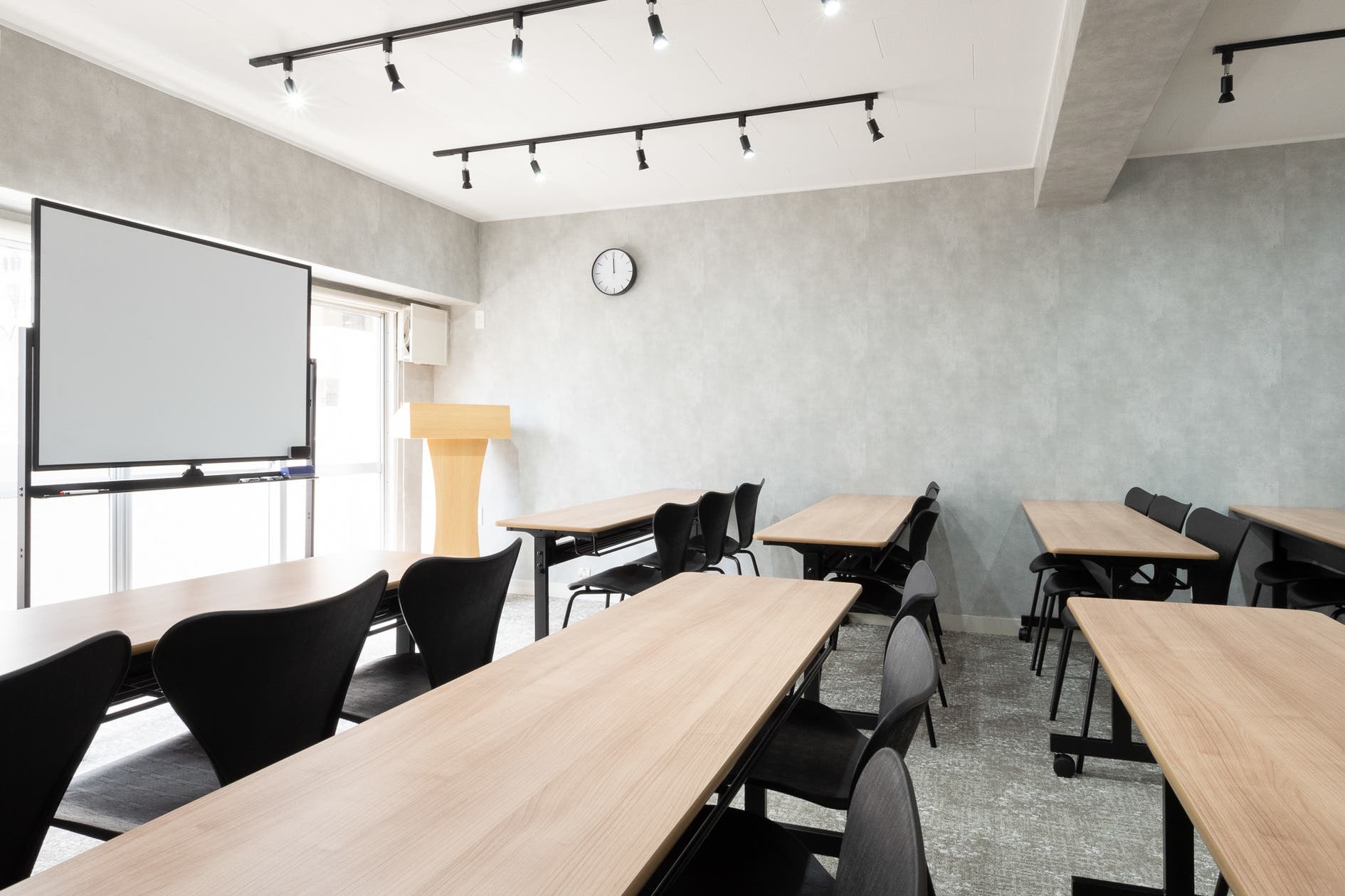 ミリオン会議室新大阪２号店【新大阪駅3分】最大35名/光回線/プロジェクター/モニター/持込飲食可/パーティプラン🎉の写真10