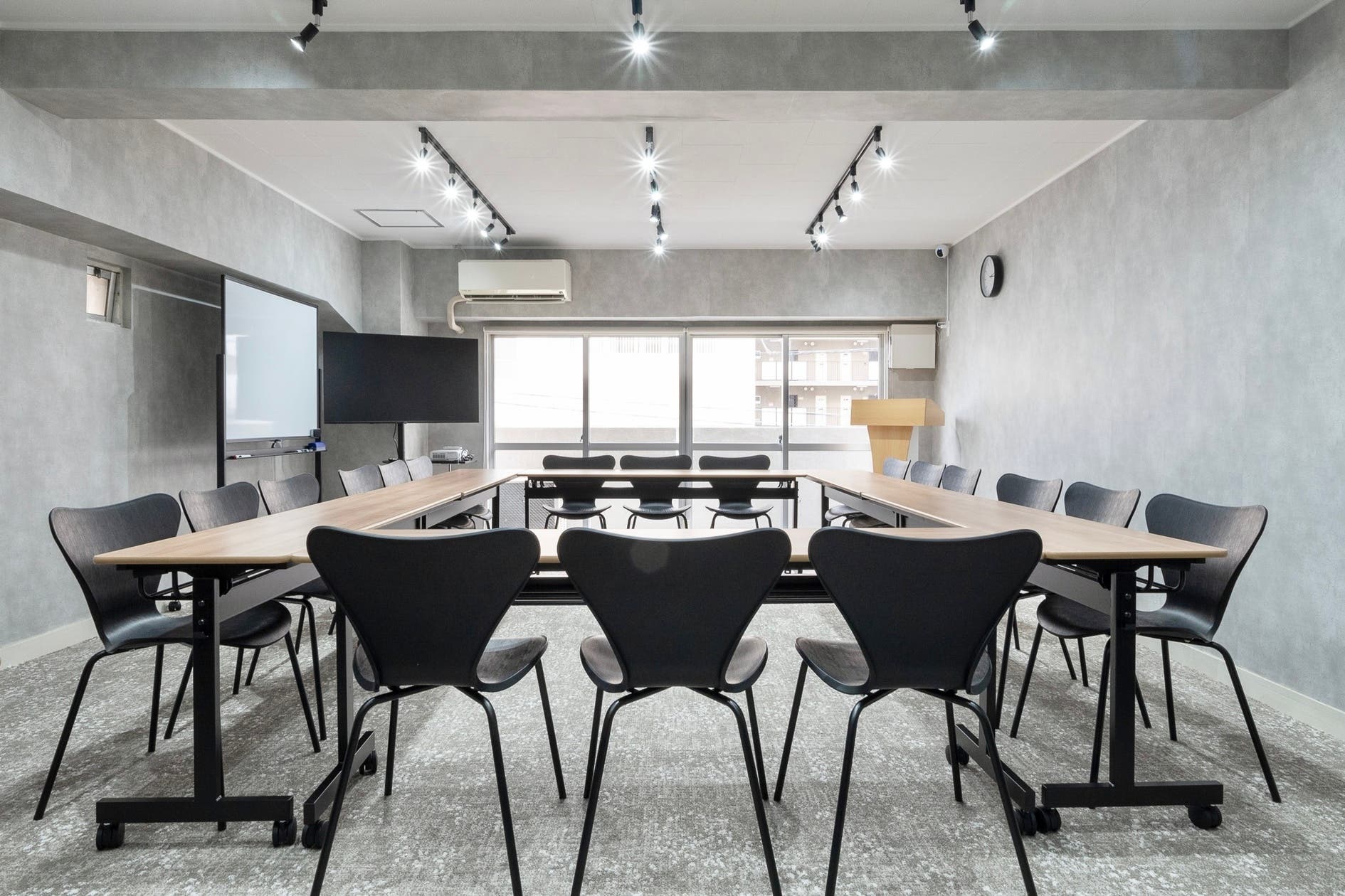 ミリオン会議室新大阪２号店【新大阪駅3分】最大35名/光回線/プロジェクター/モニター/持込飲食可/パーティプラン🎉の写真5