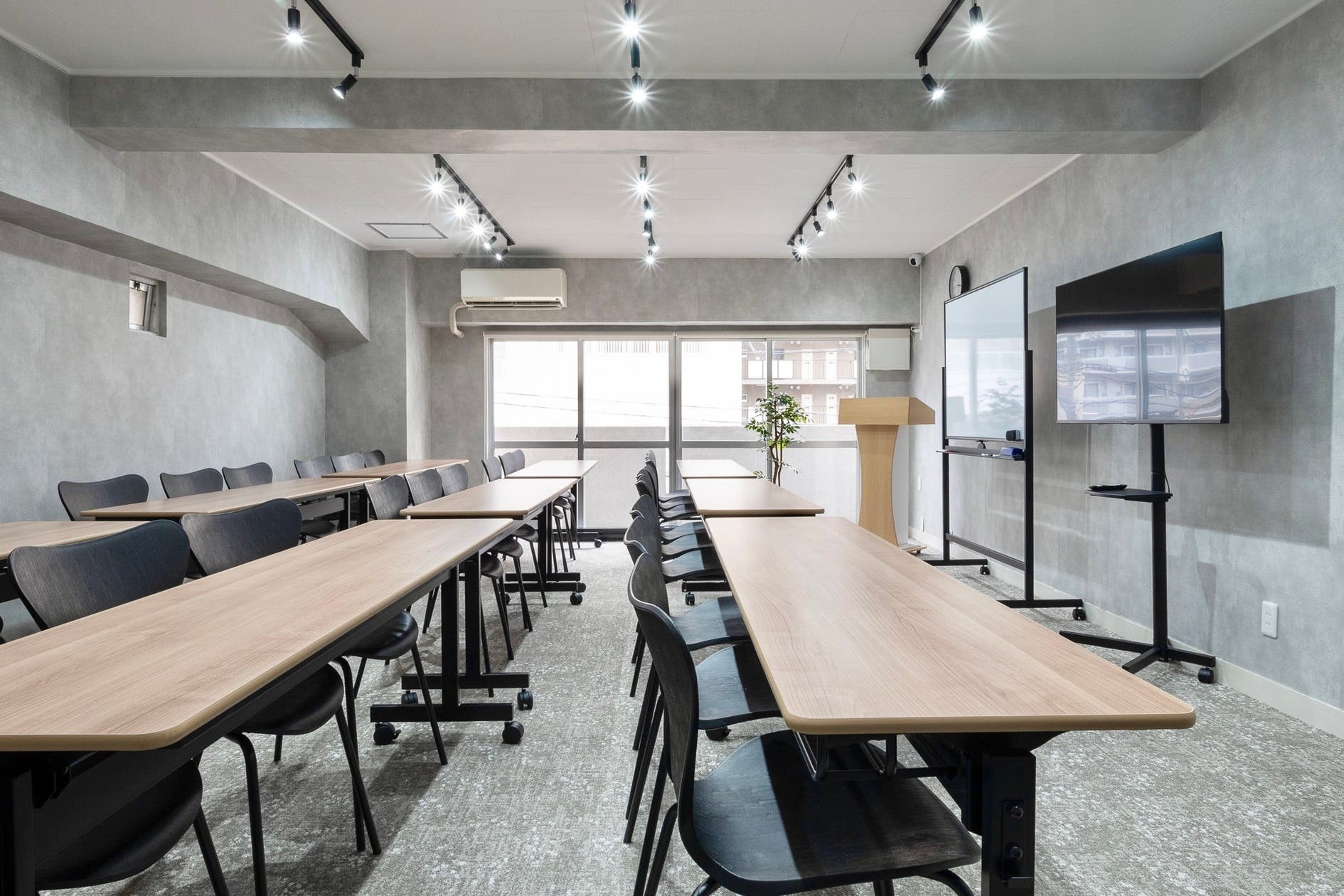 ミリオン会議室新大阪２号店【新大阪駅3分】最大35名/光回線/プロジェクター/モニター/持込飲食可/パーティプラン🎉の写真11