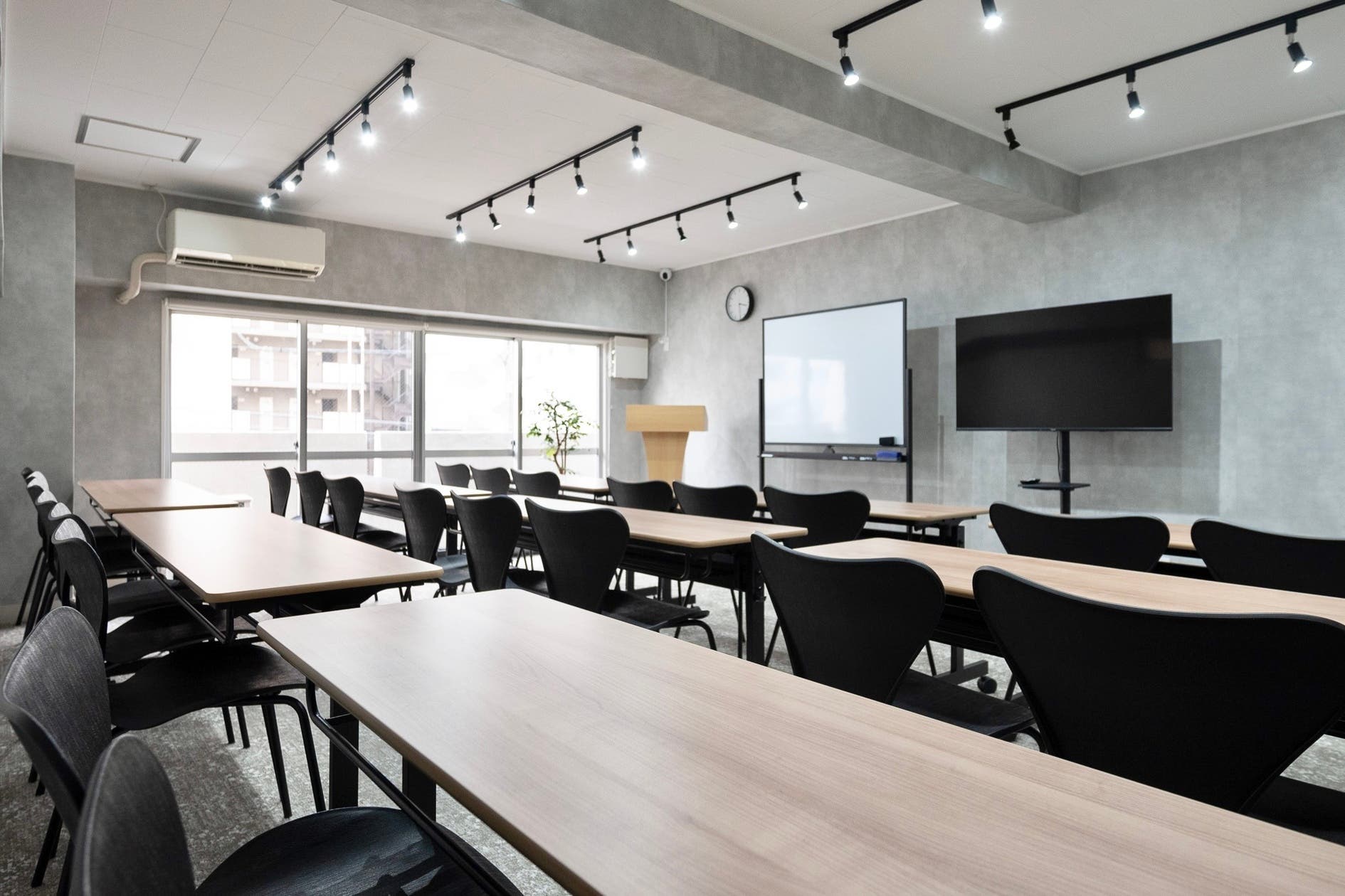 ミリオン会議室新大阪２号店【新大阪駅3分】最大35名/光回線/プロジェクター/モニター/持込飲食可/パーティプラン🎉の写真7