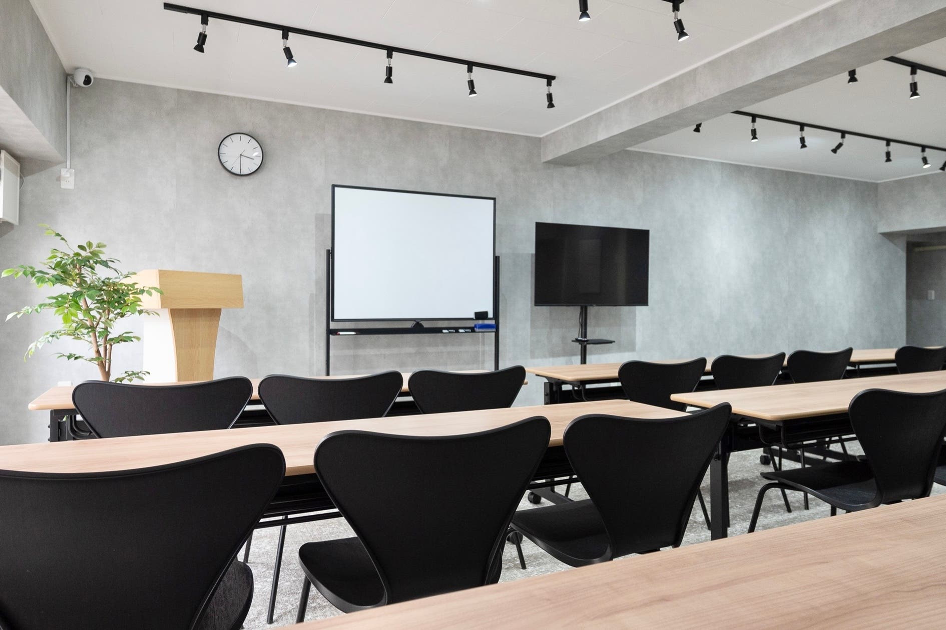 ミリオン会議室新大阪２号店【新大阪駅3分】最大35名/光回線/プロジェクター/モニター/持込飲食可/パーティプラン🎉の写真8