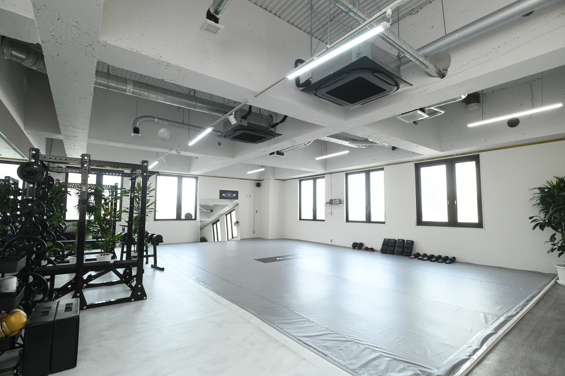 川越駅から徒歩2分の好立地！ 広々 100㎡超えの空間 を、時間貸しでご利用いただけます。の写真2