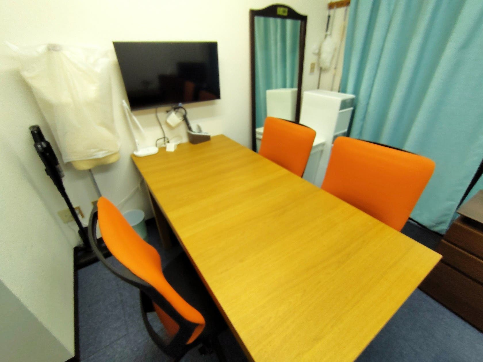 [のんびり工房/馬場箱]大きな机の四角いお部屋 (作業場所/会議/ボードゲーム/お話し会)の写真13