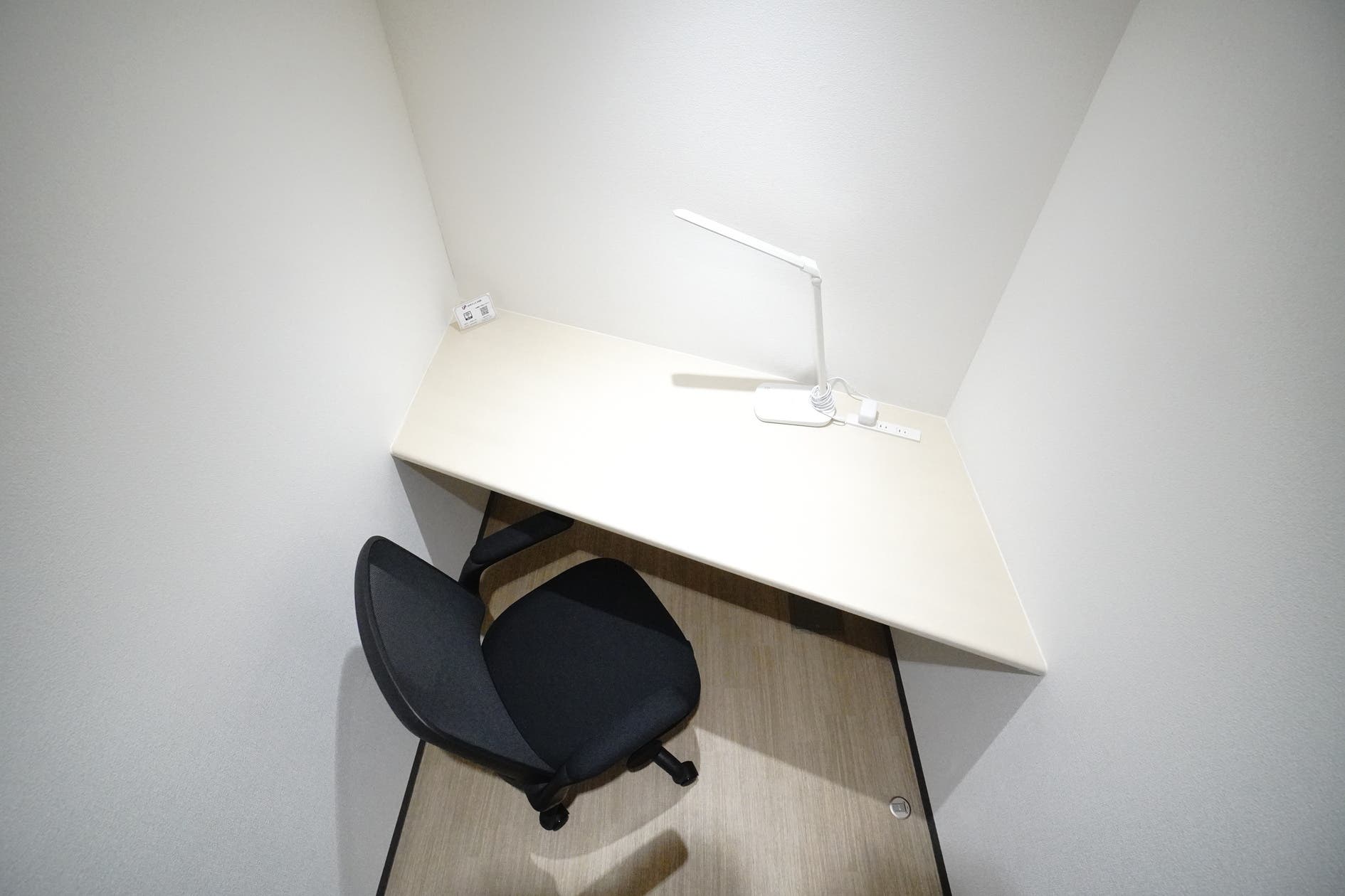 ＜UPオフィス水道橋 B108号室＞水道橋駅徒歩3分🚃1人用個室🚪光回線Wi-Fi📶電源🔌リモートワーク/Web面接/作業の写真2