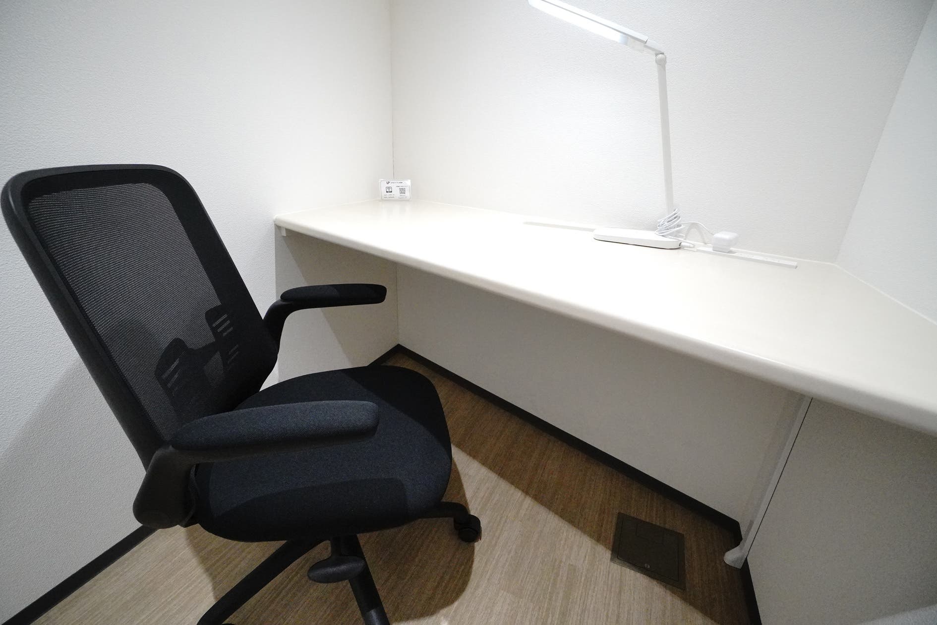 ＜UPオフィス水道橋 B108号室＞水道橋駅徒歩3分🚃1人用個室🚪光回線Wi-Fi📶電源🔌リモートワーク/Web面接/作業の写真3