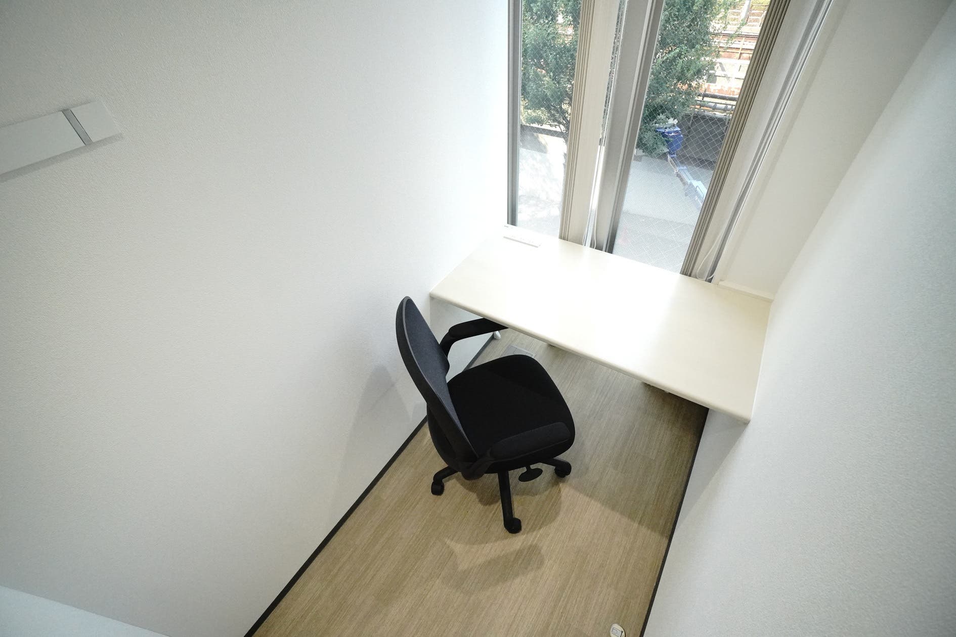 ＜UPオフィス水道橋 302号室＞水道橋駅徒歩3分🚃1人用個室🚪光回線Wi-Fi📶電源🔌リモートワーク/Web面接/作業の写真1