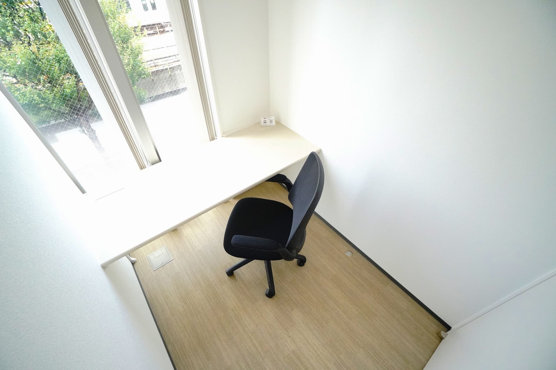 ＜UPオフィス水道橋 304号室＞水道橋駅徒歩3分🚃1人用個室🚪光回線Wi-Fi📶電源🔌リモートワーク/Web面接/作業の写真1