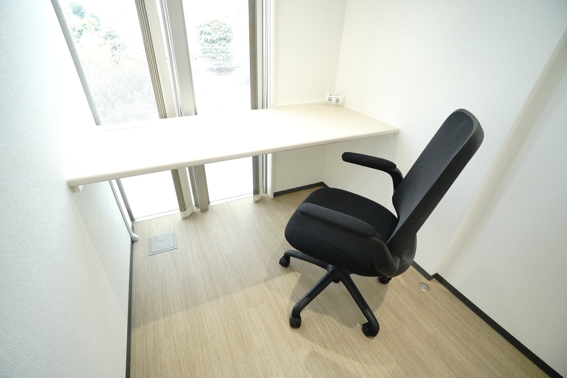 ＜UPオフィス水道橋 404号室＞水道橋駅徒歩3分🚃1人用個室🚪光回線Wi-Fi📶電源🔌リモートワーク/Web面接/作業の写真2