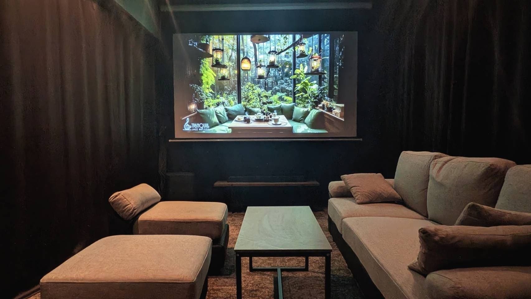 【オープン記念価格★ごみ捨て無料✨】六本木の秘密シネマルーム🎬撮影配信・映画デート・女子会の写真1