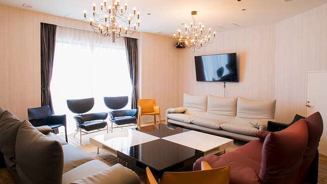 🏠歓送迎会🎊立地最強🎉カラオケDAM付き🎥収録❄️パーティ🌟ママ会🌿商談や会議もOK🏩ホテルイルファーロ久留米の写真2