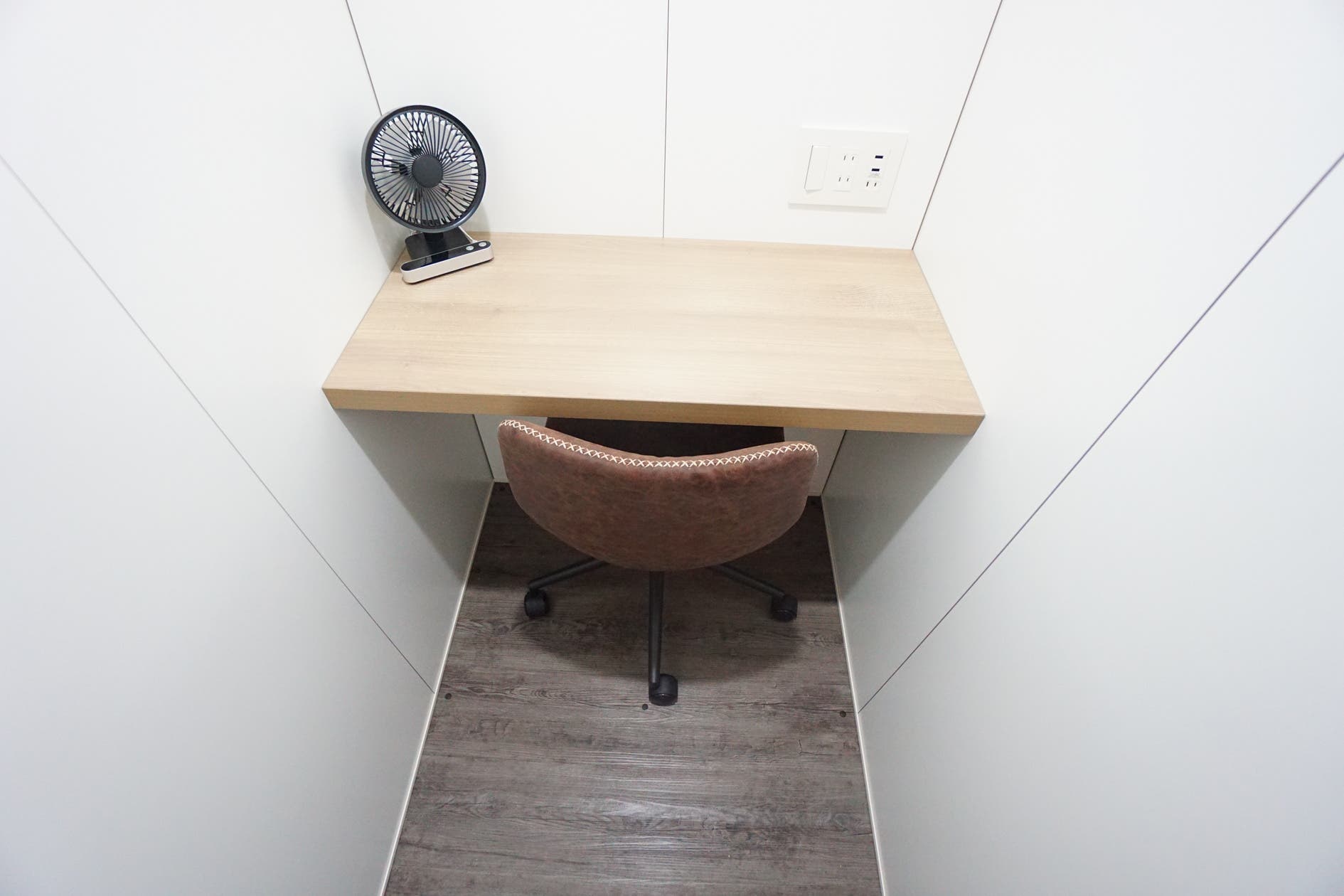 ＜YOYO仙台駅西口No.1＞仙台駅徒歩3分🚃完全個室ワークブース Wi-Fi📶電源🔌テレワーク/ZOOM/自習/作業場所の写真1