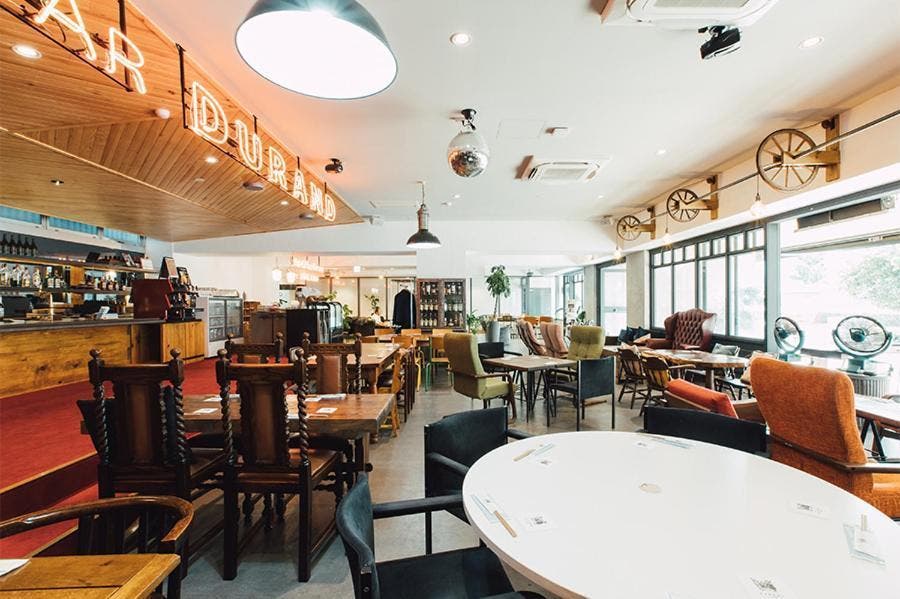 🎉アンティーク家具が揃う🎉西鉄久留米駅から徒歩1分✨おしゃれな空間✨イベントスペースの写真1