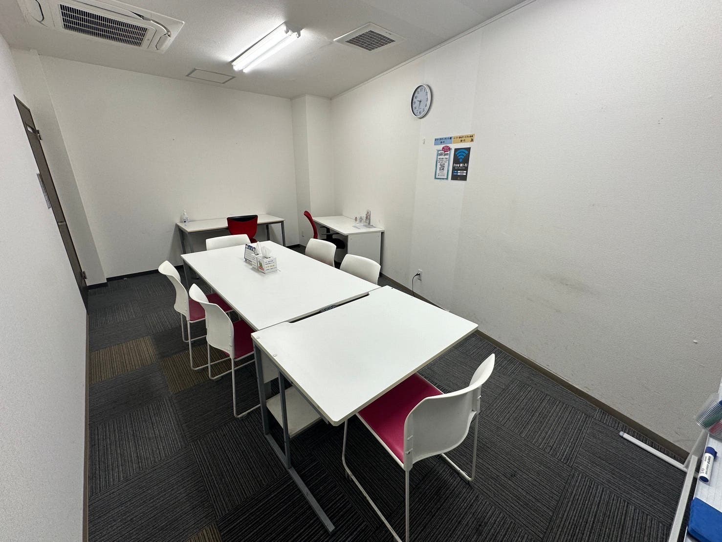 ☆★茅ヶ崎駅南口から徒歩2分・Wi-Fi完備★☆　会議・テレワーク・契約手続きに使える多用途レンタルスペース　Room②の写真3