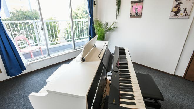 NEWOPNEN!平塚駅西口徒歩5分!2台の本格電子ピアノ完備!理想のピアノ練習が叶う専用レンタルスペースの写真3