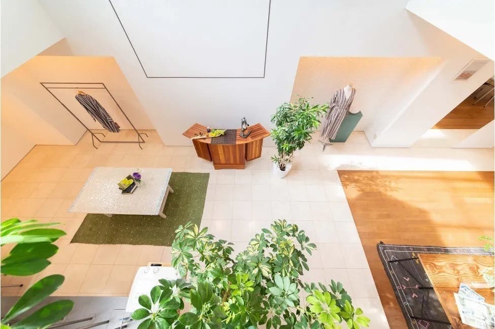 【北参道駅から徒歩３分】太陽が降り注ぐ、明るく落ち着いた開放的な空間です。の写真6