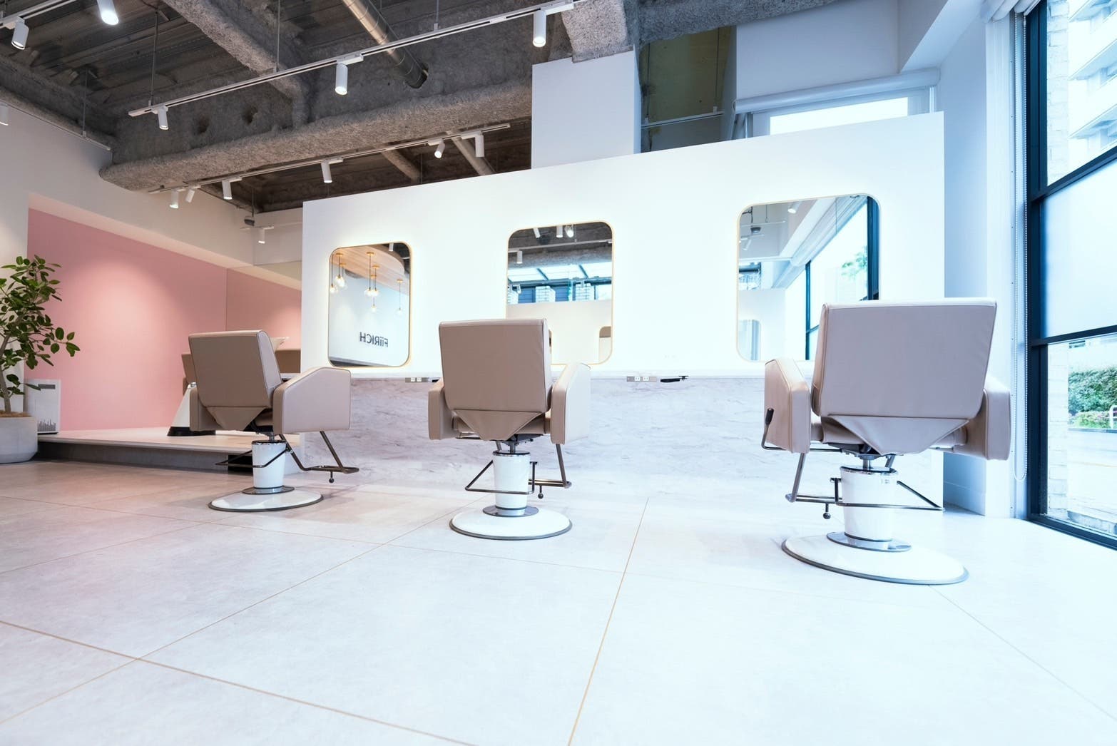 【恵比寿駅 徒歩7分】プライベートサロン🍃ロケ・スタジオ撮影📸ドラマ・YouTube撮影🌟美容・ヘアカット🪞セミナー😊の写真12