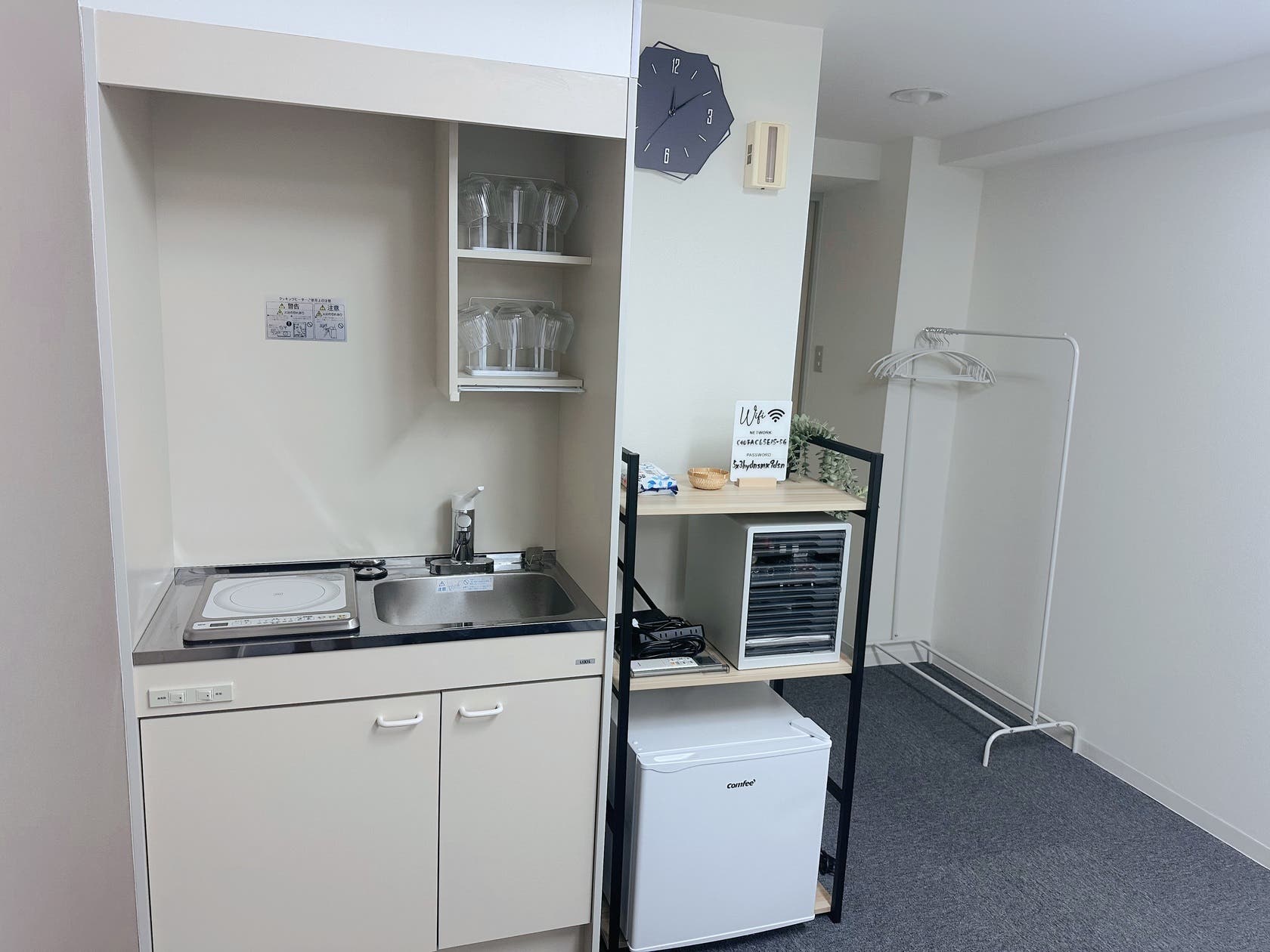 新宿最安値！新OPEN!【新宿駅9分】会議・レッスンに12名着席OK！WIFI完備／飲食可能・少人数パーティーもの写真7