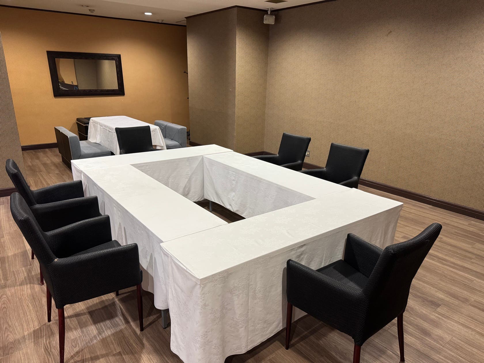 水戸駅南口から徒歩６分！ホテル内1F会議室（10人程度まで）を時間で利用できる！（カシェット）の写真2