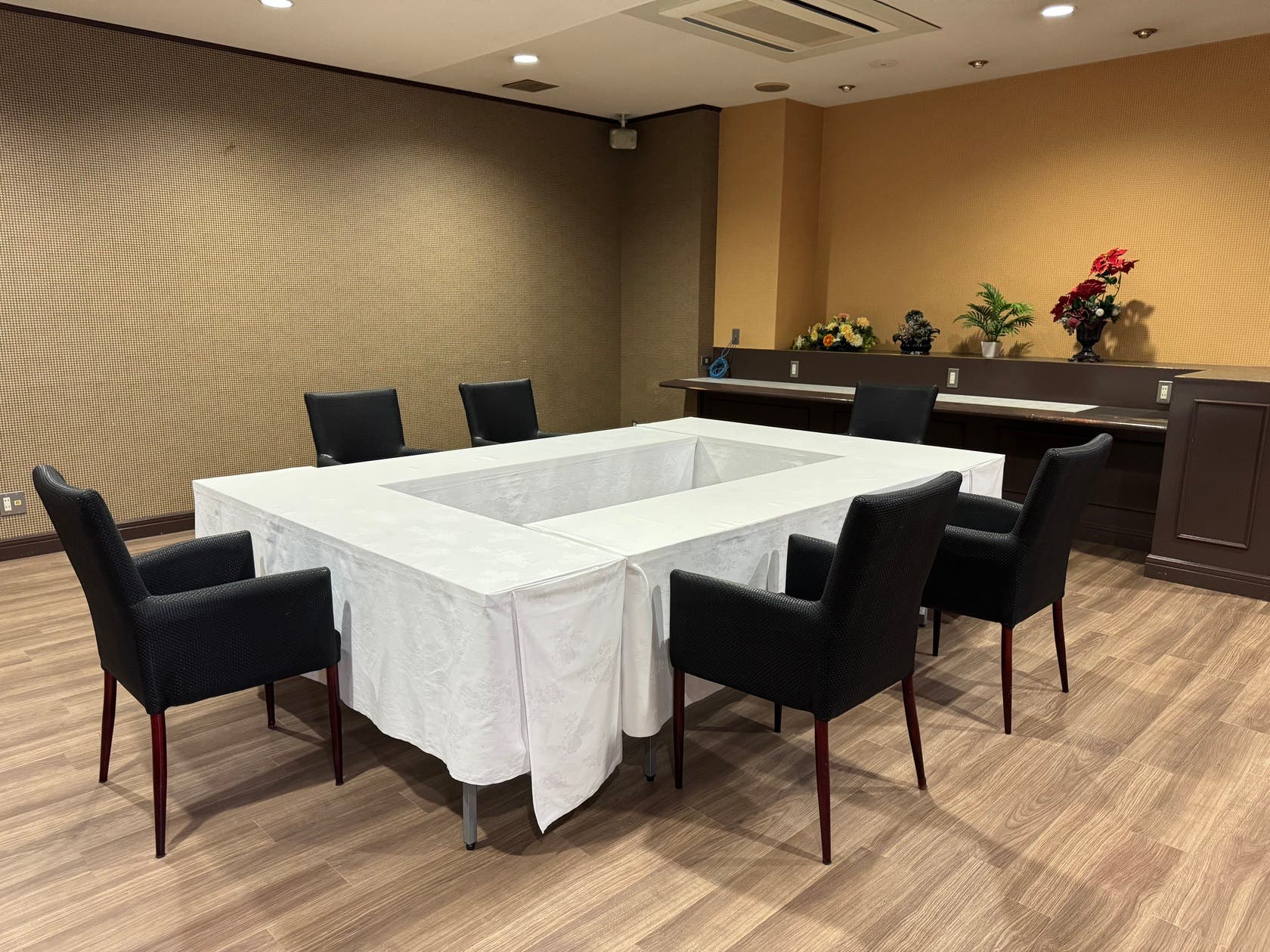 水戸駅南口から徒歩６分！ホテル内1F会議室（10人程度まで）を時間で利用できる！（カシェット）の写真3