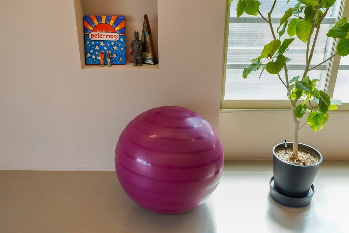 西永福駅徒歩1分！ヨガ・ピラティスのグッズ充実。47㎡の広々空間。施術ベッド6台机に椅子も。グッズや設備は全て無料☺︎の写真22