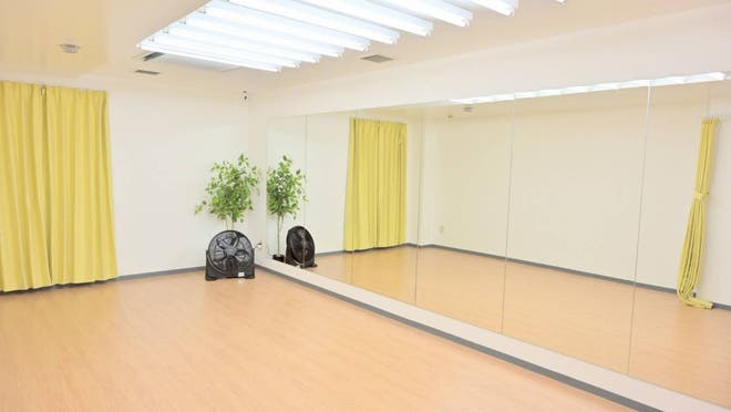 【長居公園すぐ横!鶴ヶ丘駅徒歩10秒!】ダンスやヨガ、楽器演奏や動画撮影などができるスタジオがオープン!の写真3
