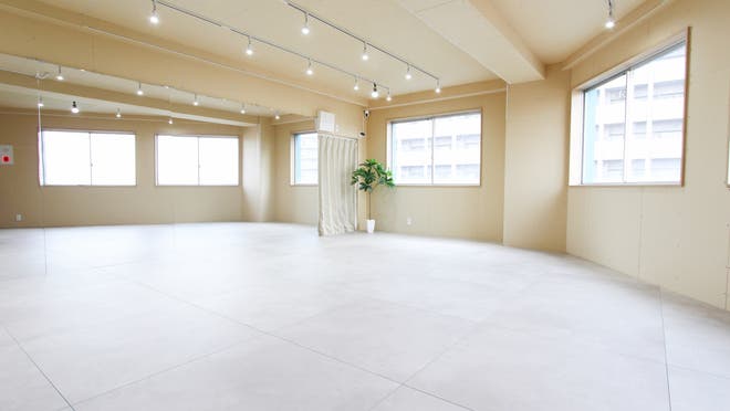 【NEWOPEN割‼️】小平駅前!徒歩45秒✨ダンス・撮影可能のレンタルスタジオ|43㎡天井高さ2.5mの写真2