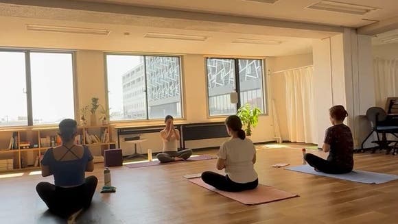 泉佐野駅徒歩1分のヨガスタジオの写真2