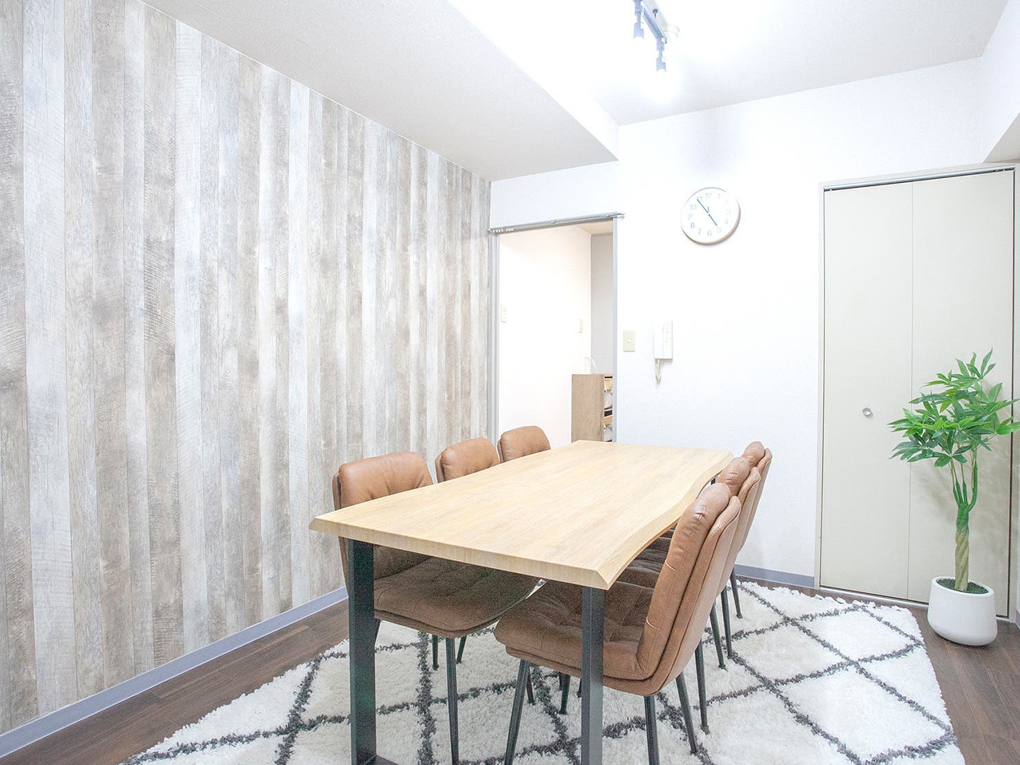 オープン記念価格【BASE柏】柏駅3分/個室/6人/フレッツ光・有線LAN/会議/面接/ボドゲ/ネイル/モニター【安い】【綺麗】の写真5