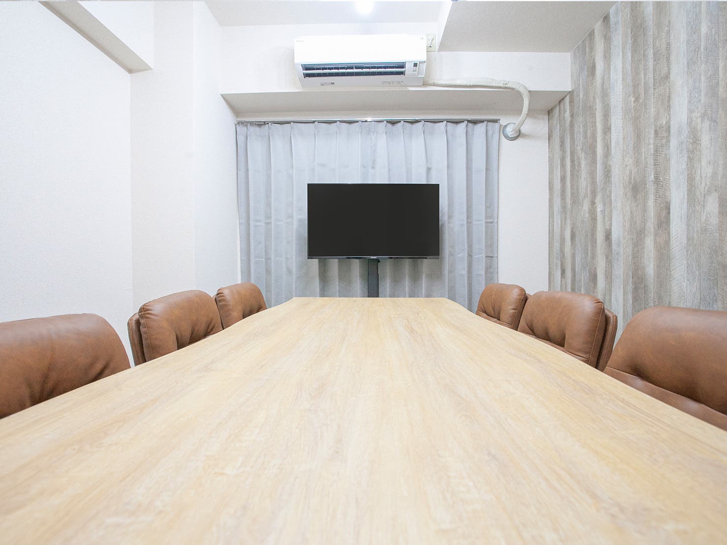 オープン記念価格【BASE柏】柏駅3分/個室/6人/フレッツ光・有線LAN/会議/面接/ボドゲ/ネイル/モニター【安い】【綺麗】の写真6