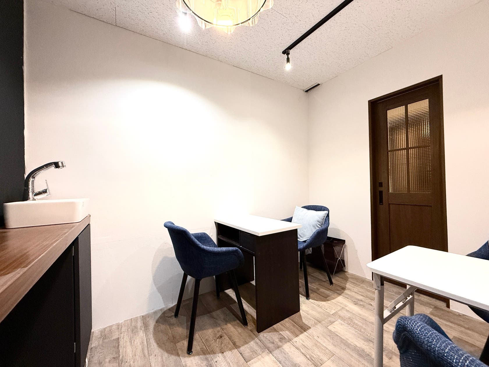 【鶴見駅1分】最大4名様/完全個室/レンタルサロン/ネイルサロンの写真2