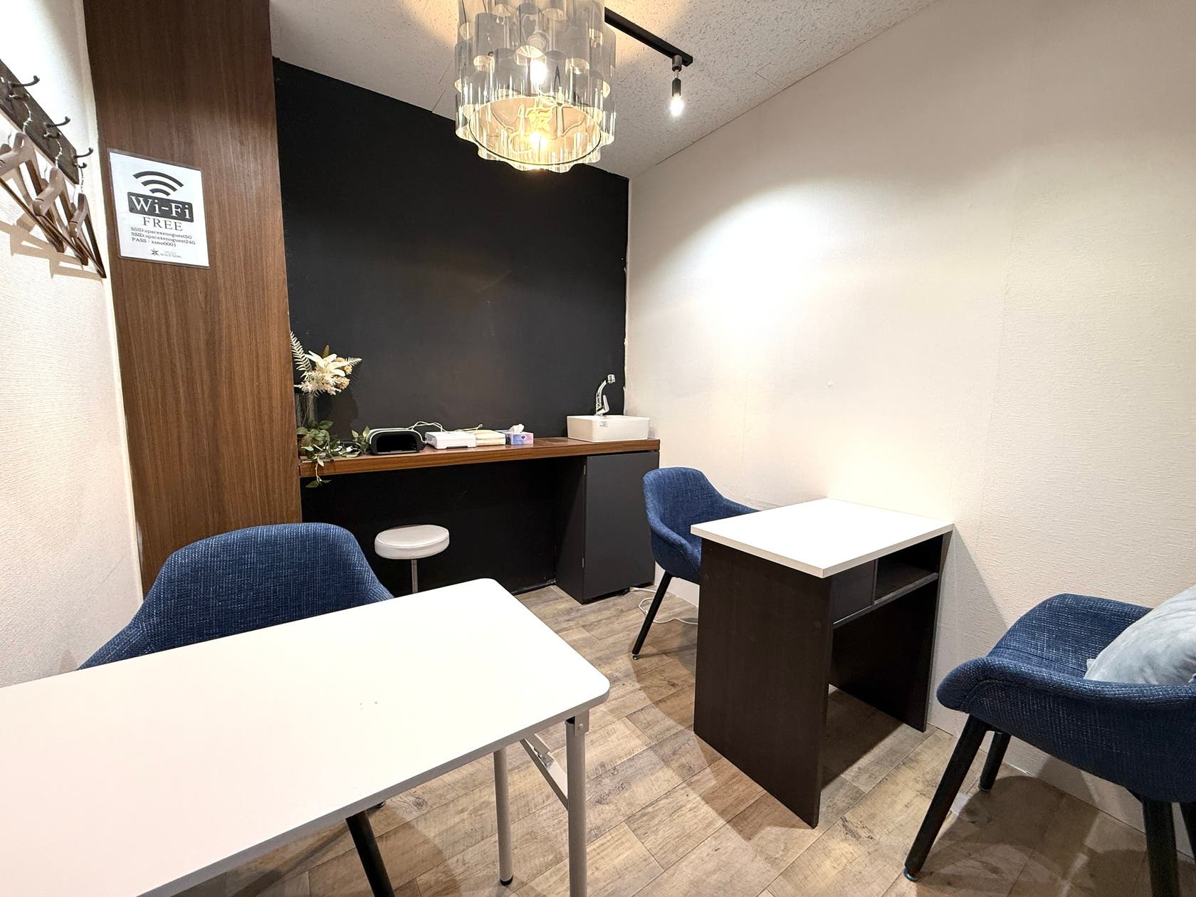 【鶴見駅1分】最大4名様/完全個室/レンタルサロン/ネイルサロンの写真1