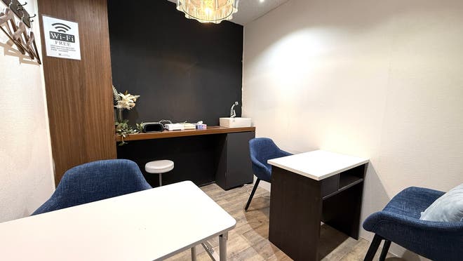 【鶴見駅1分】最大4名様/完全個室/レンタルサロン/ネイルサロンの写真1