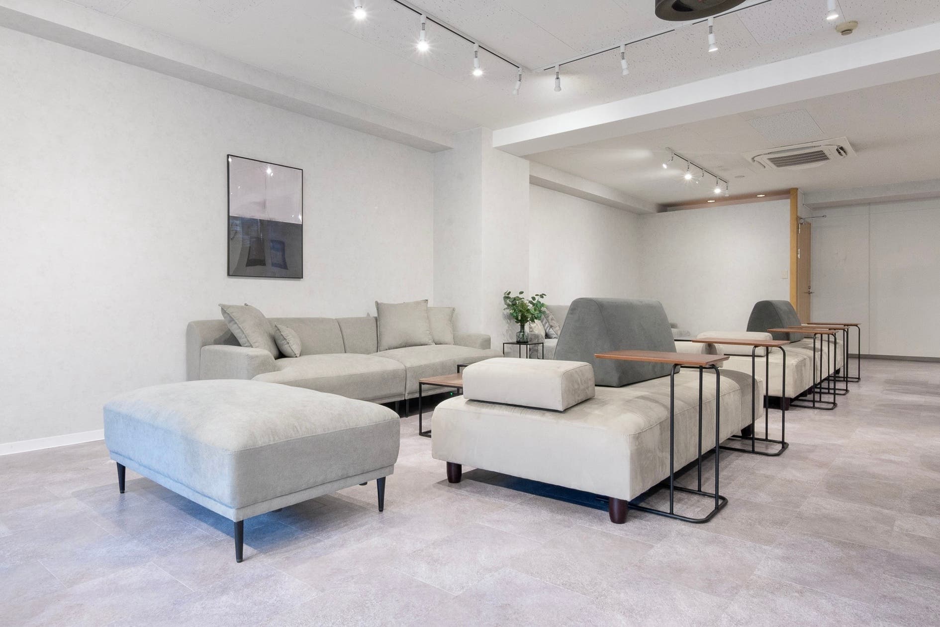 西新宿駅6分🚃最大40名着席🎉大型スクリーン🎬懇親会/イベント/ビジネス利用に♪の写真5