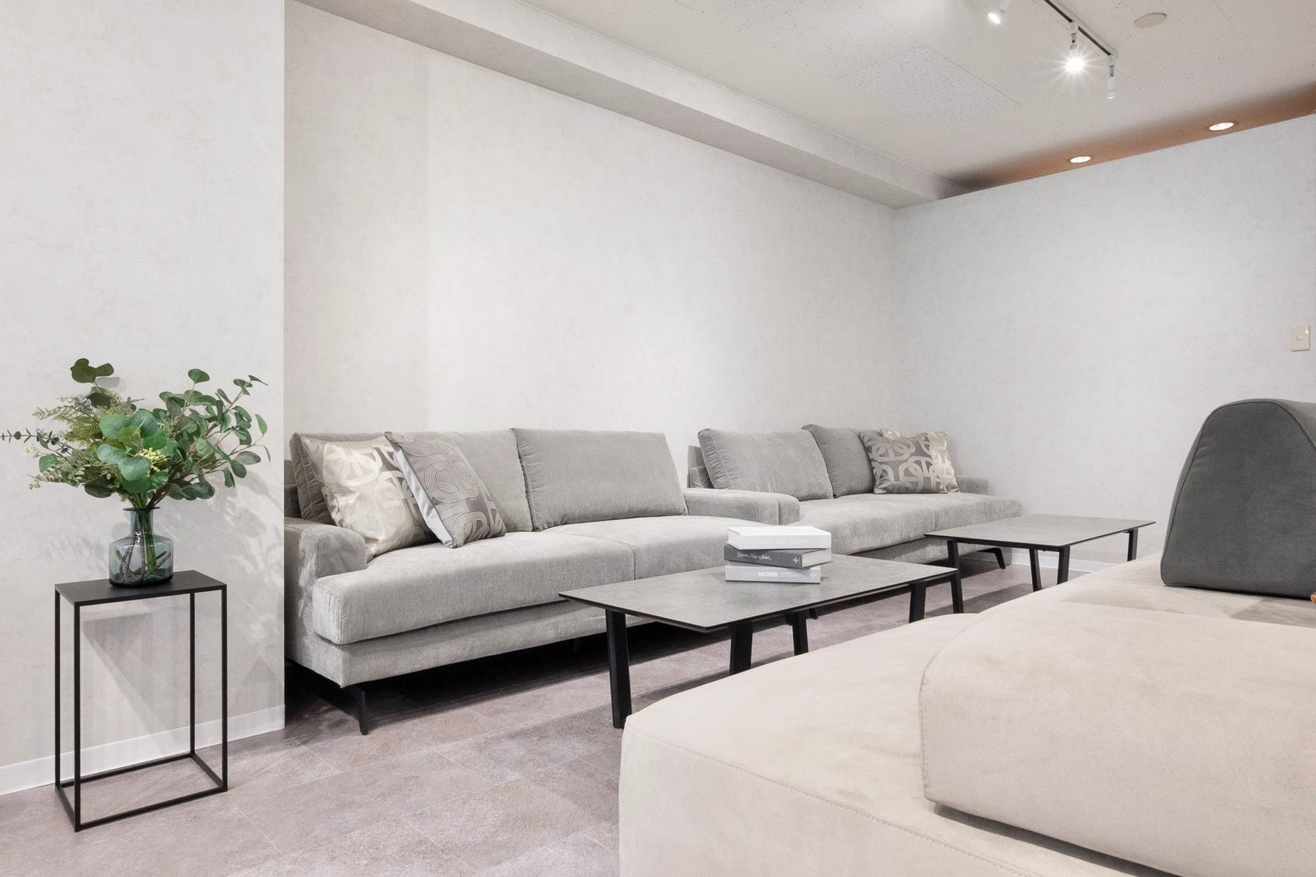 西新宿駅6分🚃最大40名着席🎉大型スクリーン🎬懇親会/イベント/ビジネス利用に♪の写真7