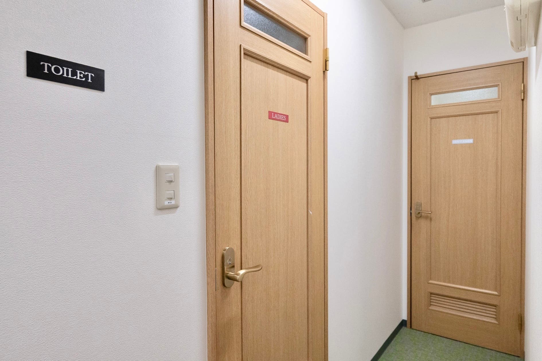 西新宿駅6分🚃最大40名着席🎉大型スクリーン🎬懇親会/イベント/ビジネス利用に♪の写真22