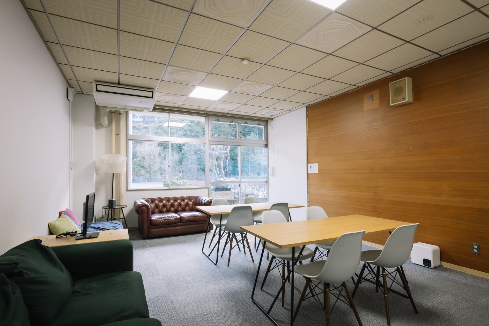 廃校になった小学校を甦らせた複合施設 〜「旧校長室」の貸しスペース〜の写真3