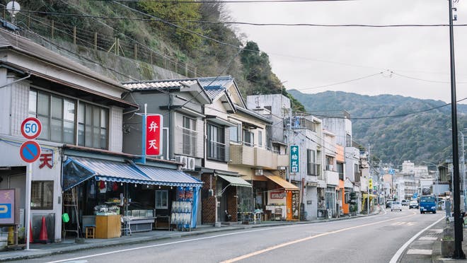 廃校になった小学校を甦らせた複合施設 〜「旧校長室」の貸しスペース〜の写真24