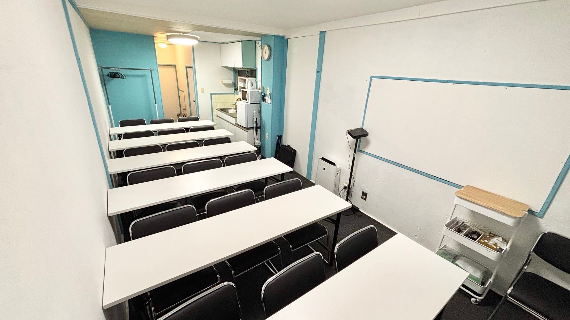 使い勝手抜群！三宮駅徒歩圏！【多目的会議室】セミナー💻から映画鑑賞🎬・会議・推し活・パーティー🎂まで◎の写真2