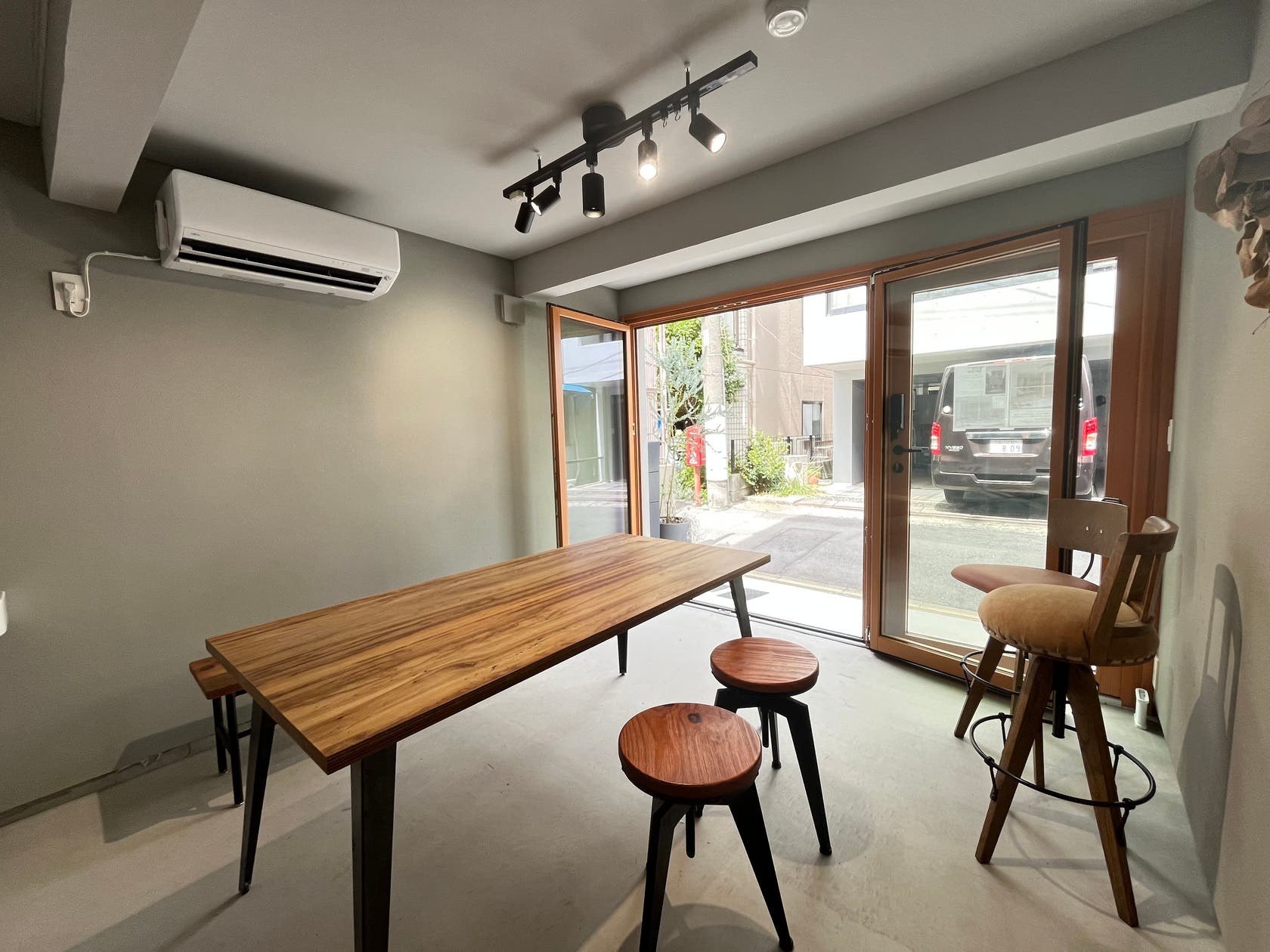 賑やかな戸越銀座商店街裏の落ち着いた多目的スペース（ポップアップショップ、ギャラリー、ワークショップ、ワークスペースなど！）の写真5