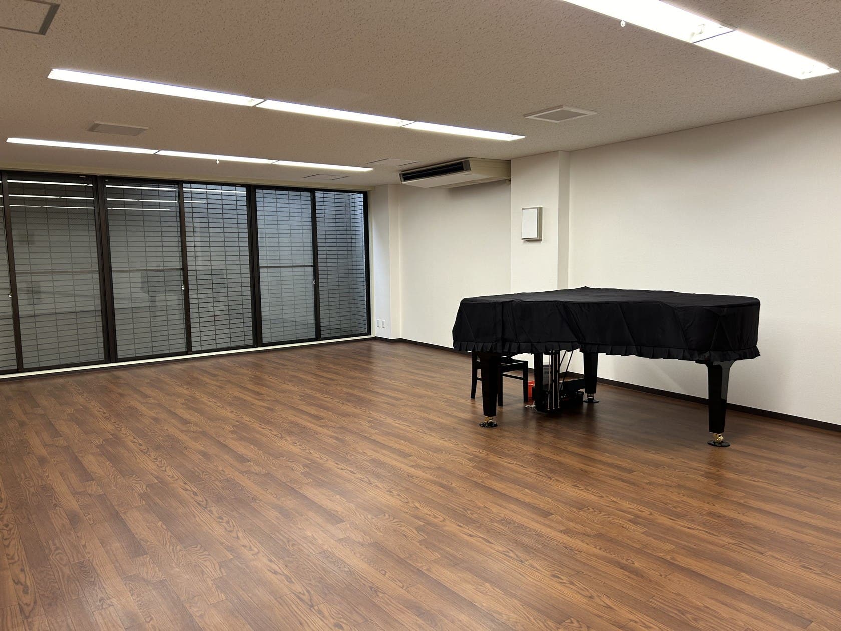 広いスペースでのリハーサル、サロンコンサート等に♪[プチ・サロン]　中野区 新井薬師前駅徒歩8分！個人レッスン・練習に♪の写真3