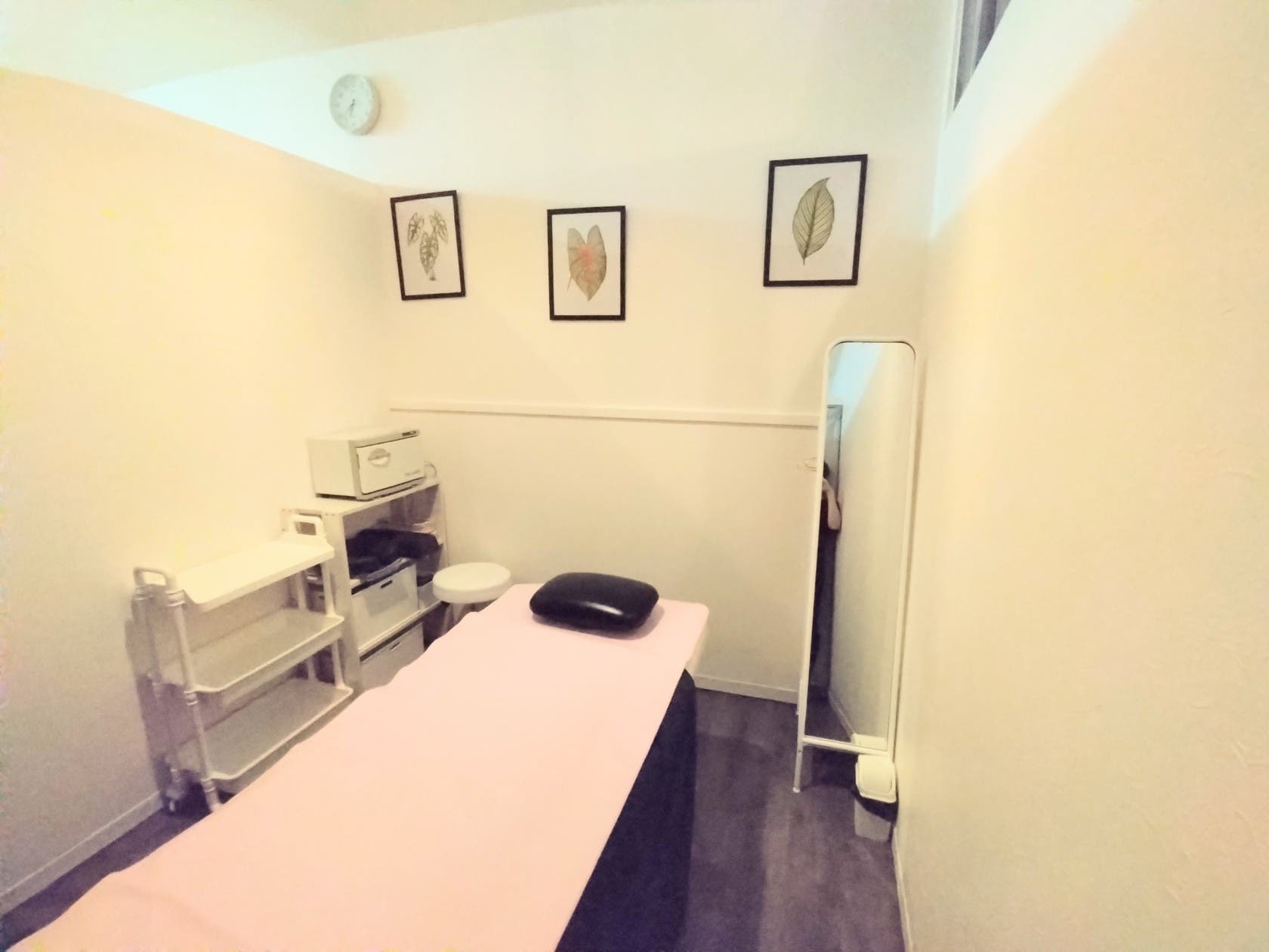 【北千住駅徒歩2分】月額レンタルサロン利用者募集中✨ ネイル・整体・エステに最適！の写真1