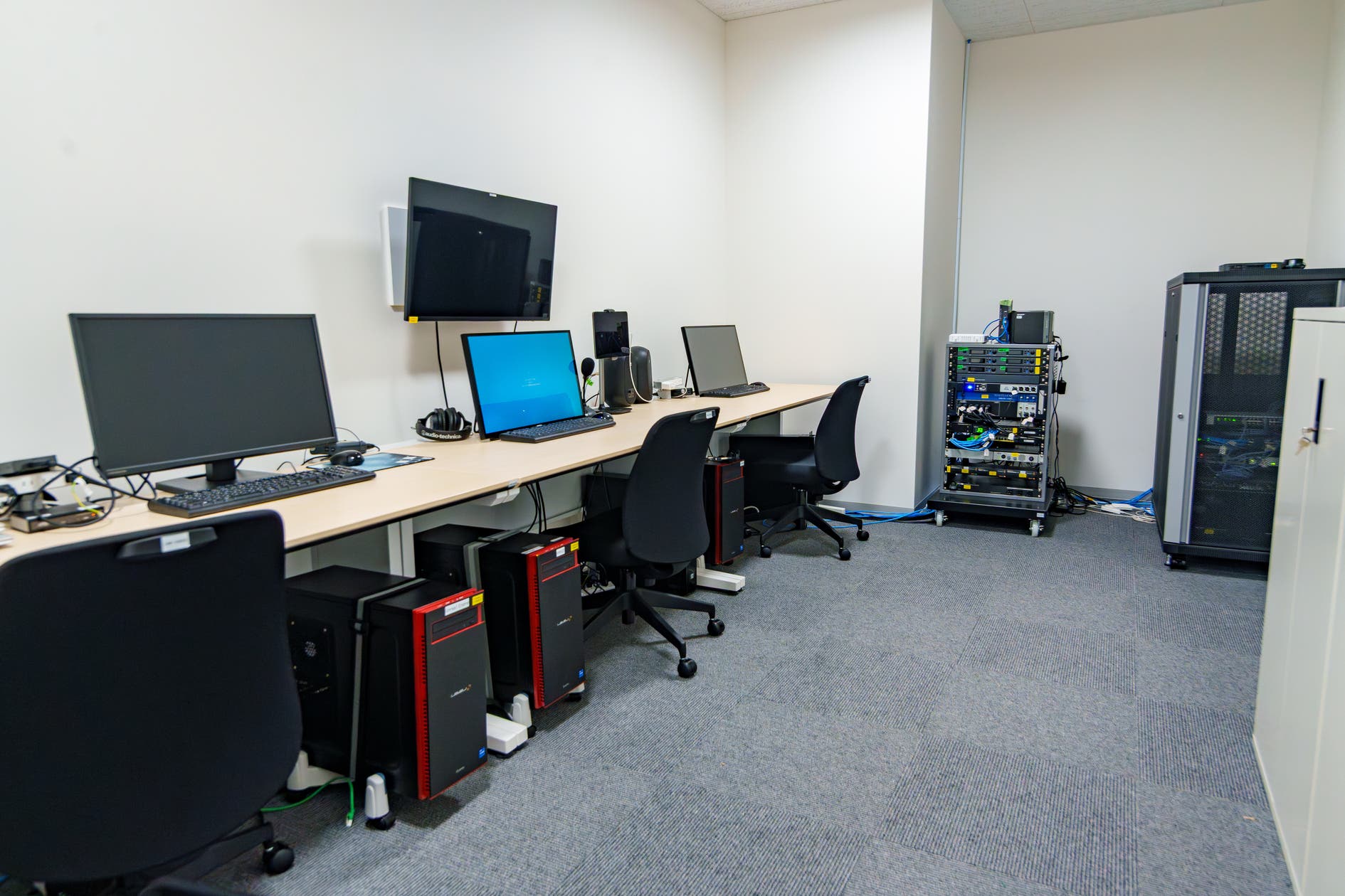 小倉駅から徒歩５分の大型グリーンバックスタジオの写真3