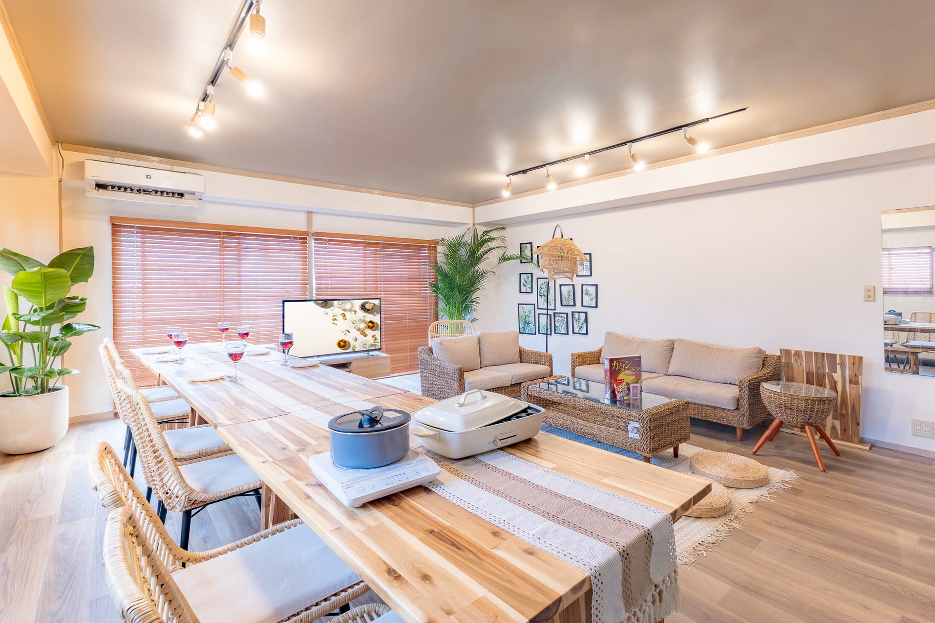 【🎄クリスマス＆忘年会🎅】三ノ宮駅すぐ/最大26名⭐️広々したお部屋に最高級ソファを使用⭐️の写真7