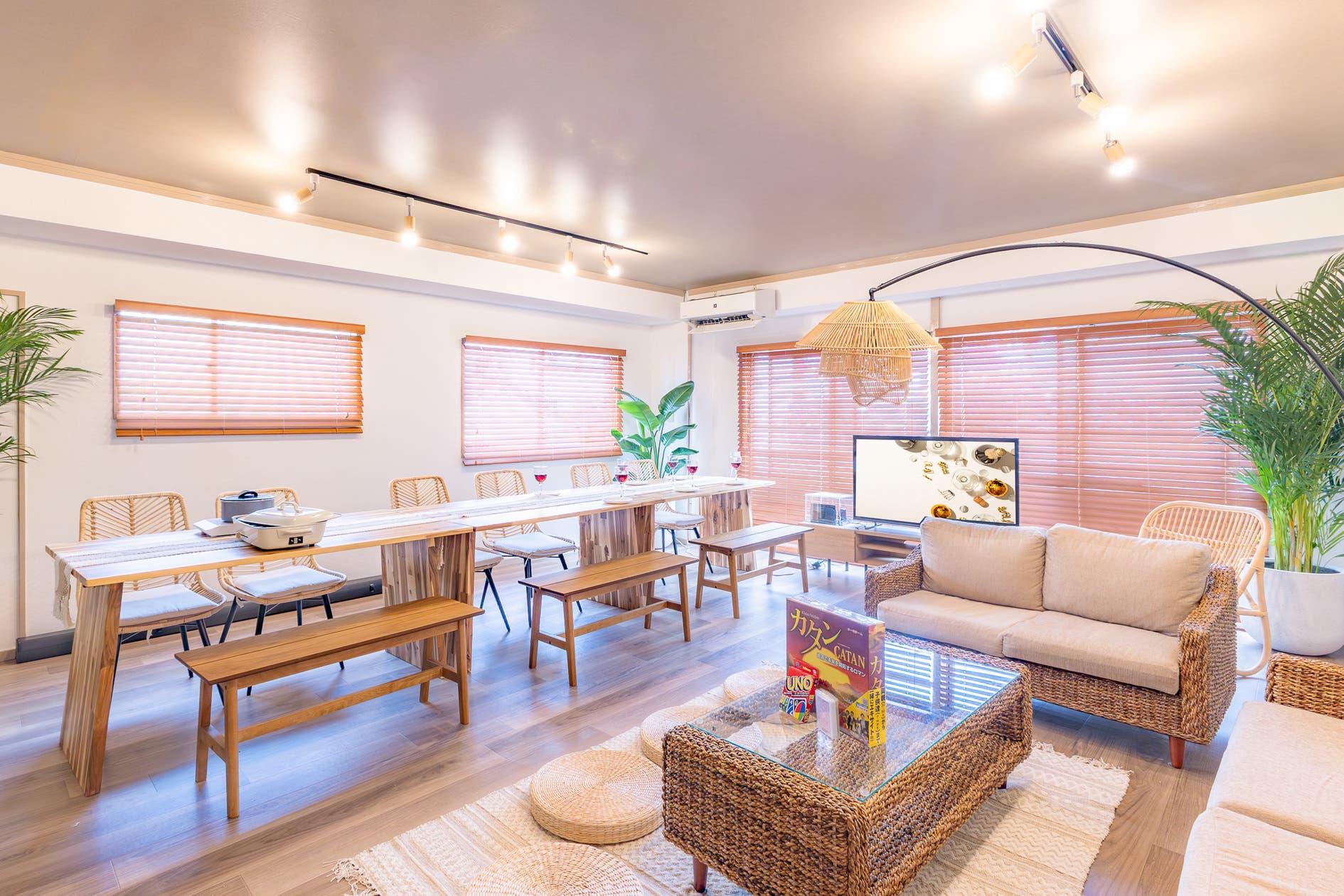 【🎄クリスマス＆忘年会🎅】三ノ宮駅すぐ/最大26名⭐️広々したお部屋に最高級ソファを使用⭐️の写真4