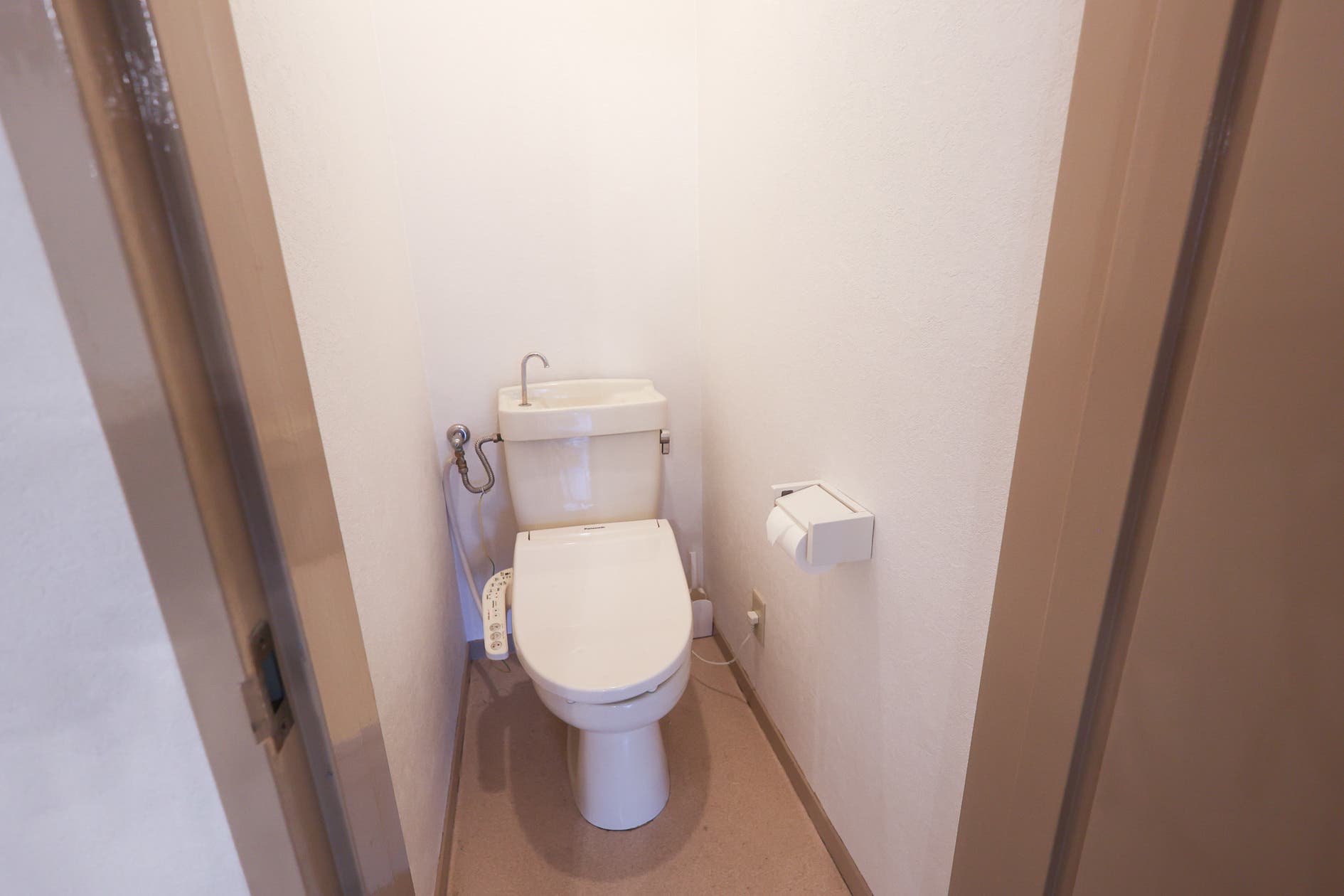 【🎄クリスマス＆忘年会🎅】三ノ宮駅すぐ/最大26名⭐️広々したお部屋に最高級ソファを使用⭐️の写真12