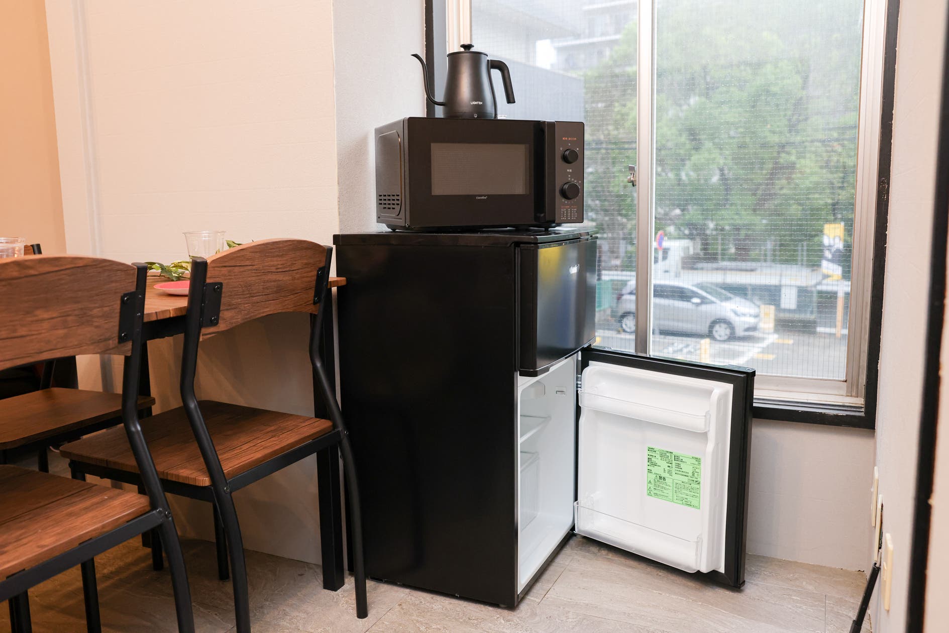 【ゴミ捨て無料！】駅近便利なレンタルスペース！プロジェクター完備でパーティーも撮影も快適！最大16名着席の写真19