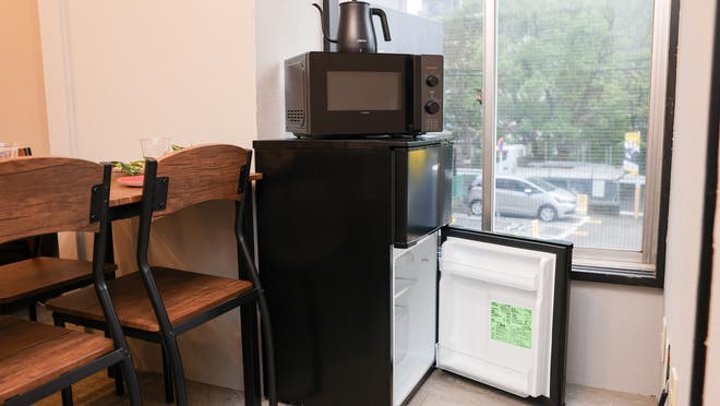 【ゴミ捨て無料!】駅近便利なレンタルスペース!プロジェクター完備でパーティーも撮影も快適!最大16名着席の写真19