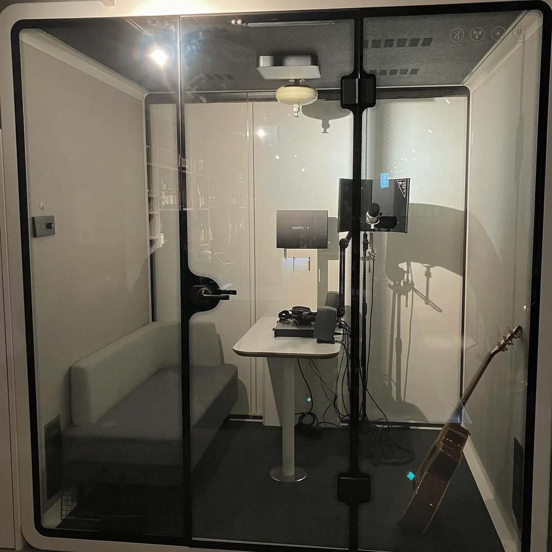 四谷三丁目「Mo4ca(モシカ）」防音室最大4名まで（会議・録音・撮影・テレワーク）の写真5