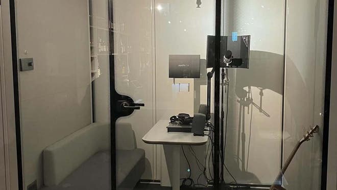 四谷三丁目「Mo4ca(モシカ)」防音室最大4名まで(会議・録音・撮影・テレワーク)の写真5