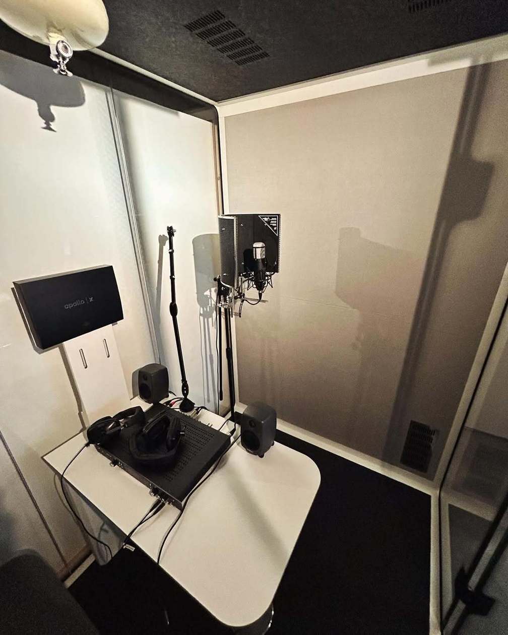 四谷三丁目「Mo4ca(モシカ）」防音室最大4名まで（会議・録音・撮影・テレワーク）の写真6